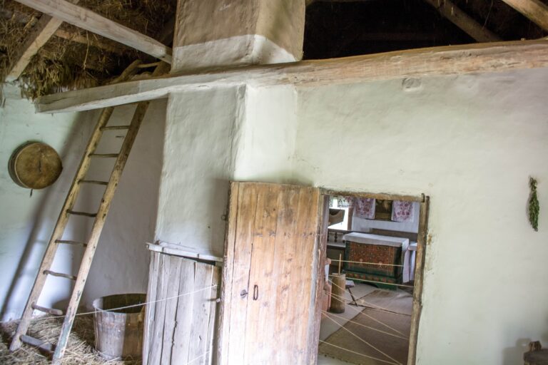 Traditional Ukrainian Building Techniques: Mazanka – EARTH ARCHITECTURE