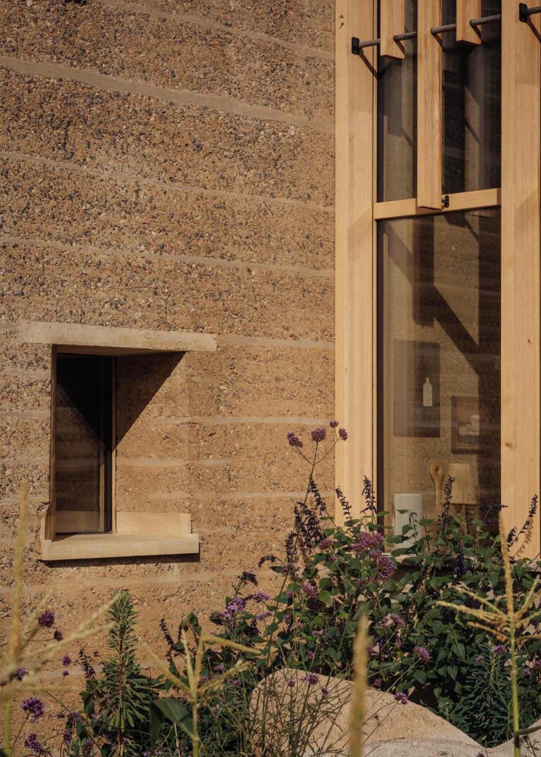 Rammed Earth House: Tuckey Design Studio – EARTH ARCHITECTURE