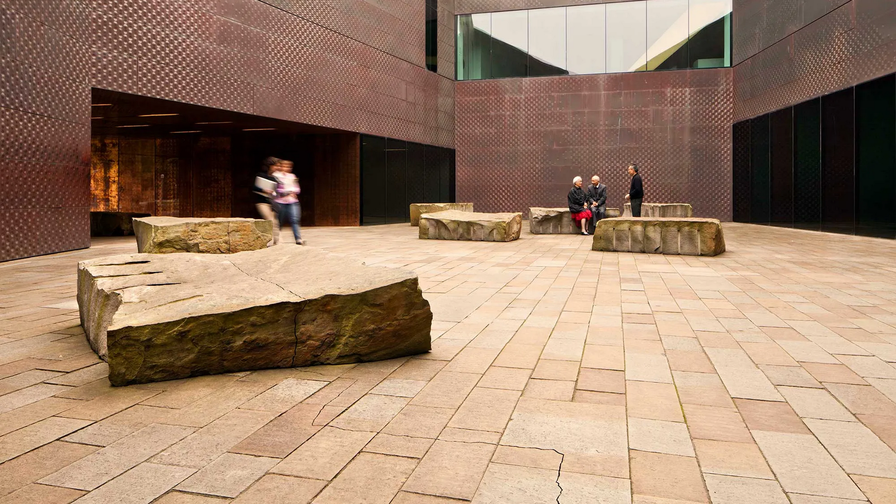 Andy Goldworthy’s Clay Wall – EARTH ARCHITECTURE